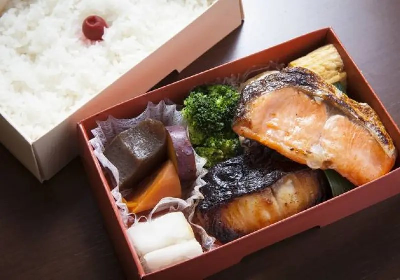 お弁当ぎん香 神保町店 | テイクアウト・デリバリーの注文 | DELI-HOLIC
